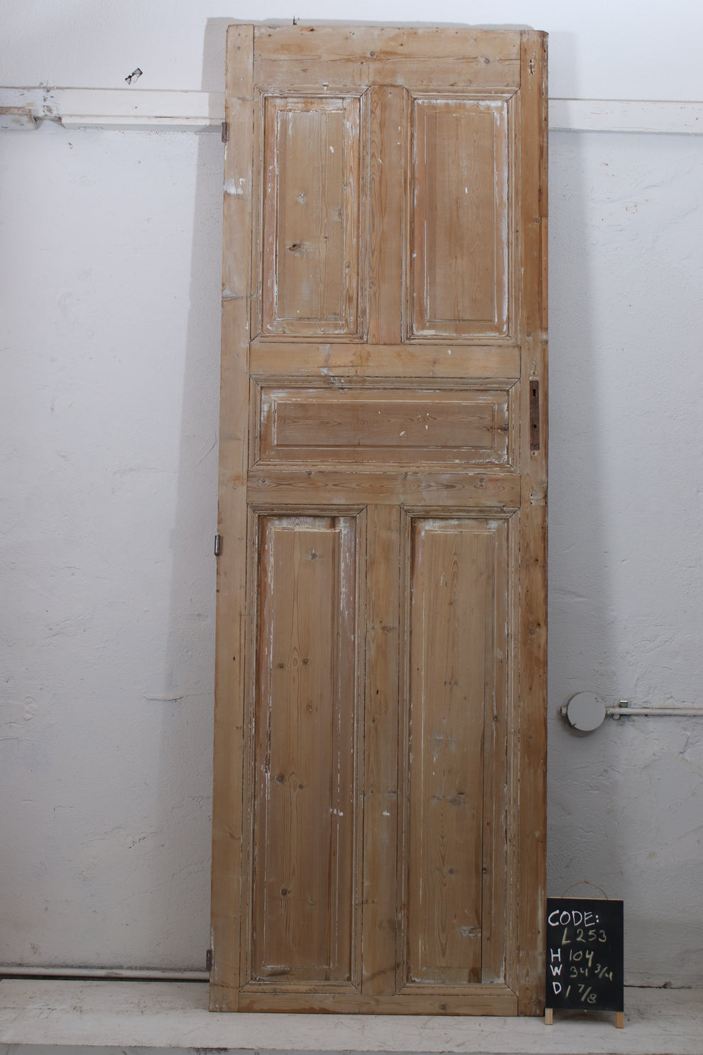 VINTAGE SINGLE DOOR L253 – The Vintage Door Company
